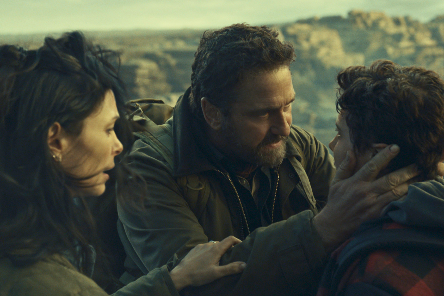 Asómate A “El Día Del Fin Del Mundo” Con Gerard Butler Y Morena ...